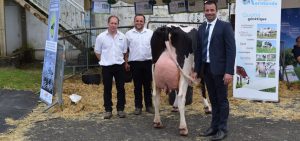 HUGUETTE au GAEC Auguste – Grande Championne Holstein et Championne ...